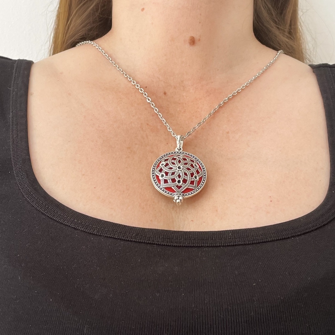 Collar Difusor Aromaterapia arMoni – Armoni | Terapias y Vida Saludable ...